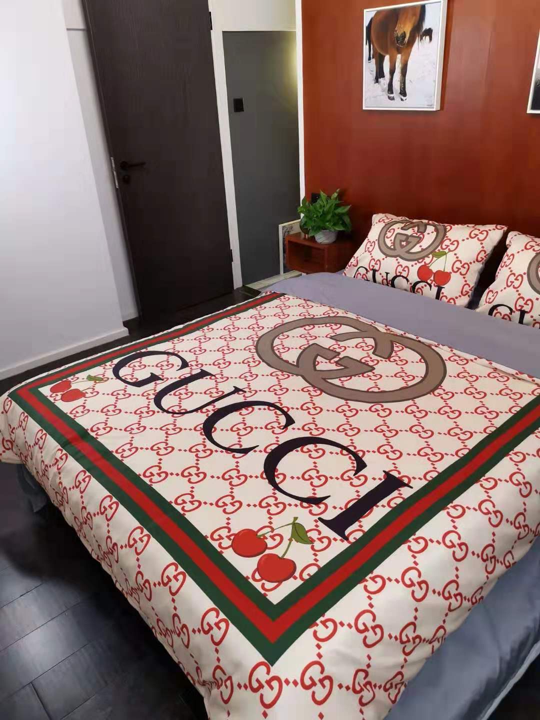 おしゃれ グッチ布団カバー 4セットブランド 寝具カバー四季通用 gucci ベッド用品 防ダニ 抗菌