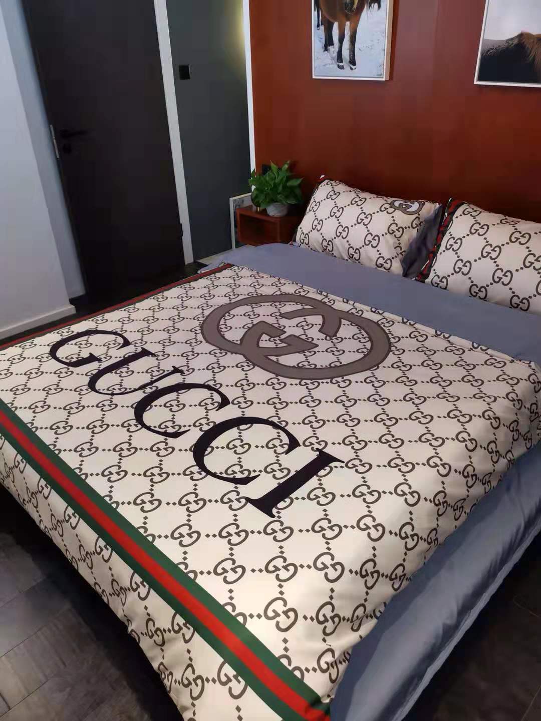 おしゃれ グッチ布団カバー 4セットブランド 寝具カバー四季通用 gucci ベッド用品 防ダニ 抗菌